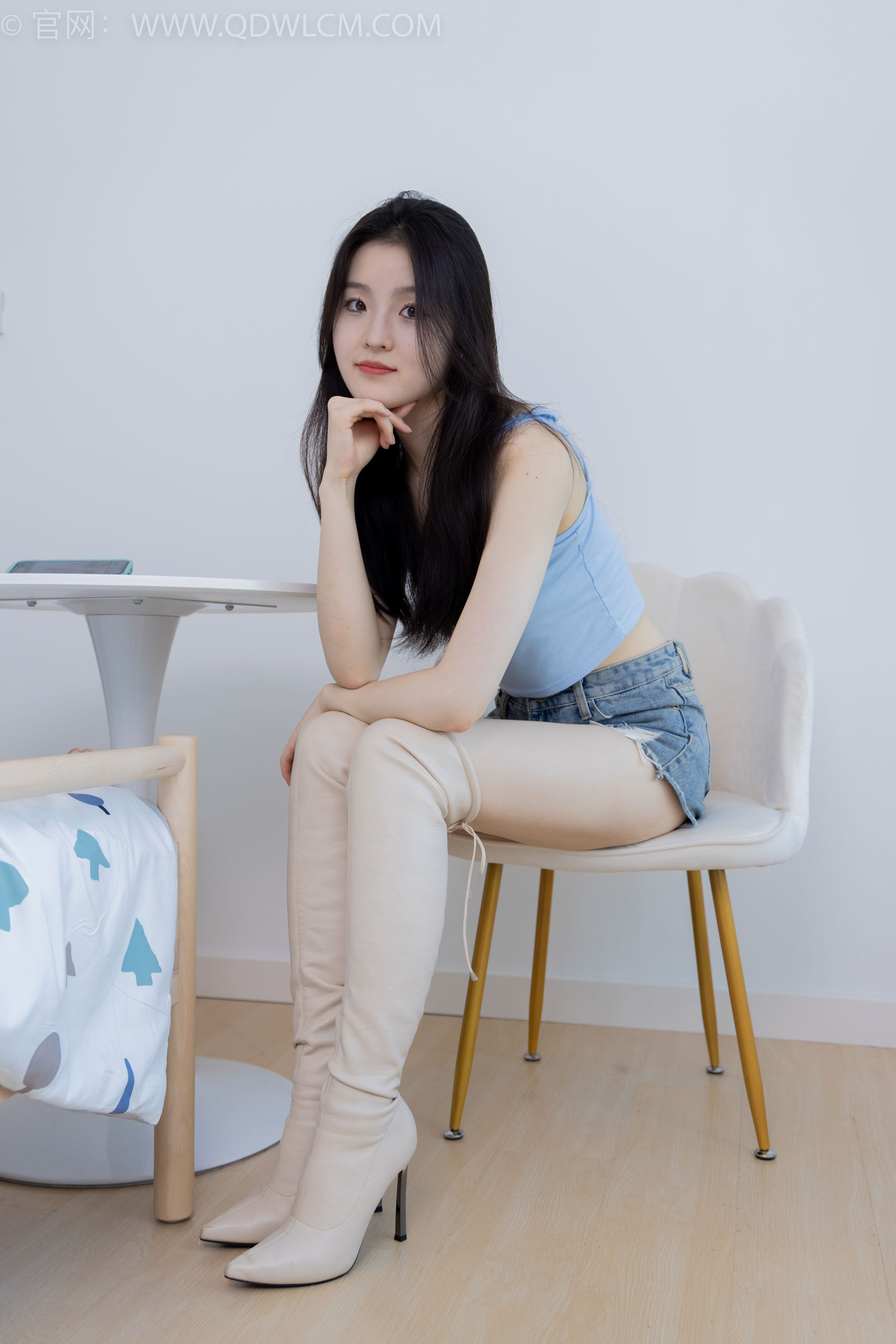 物恋传媒 No.2207 青柠 - 火红的夕阳/(180P)--美图316