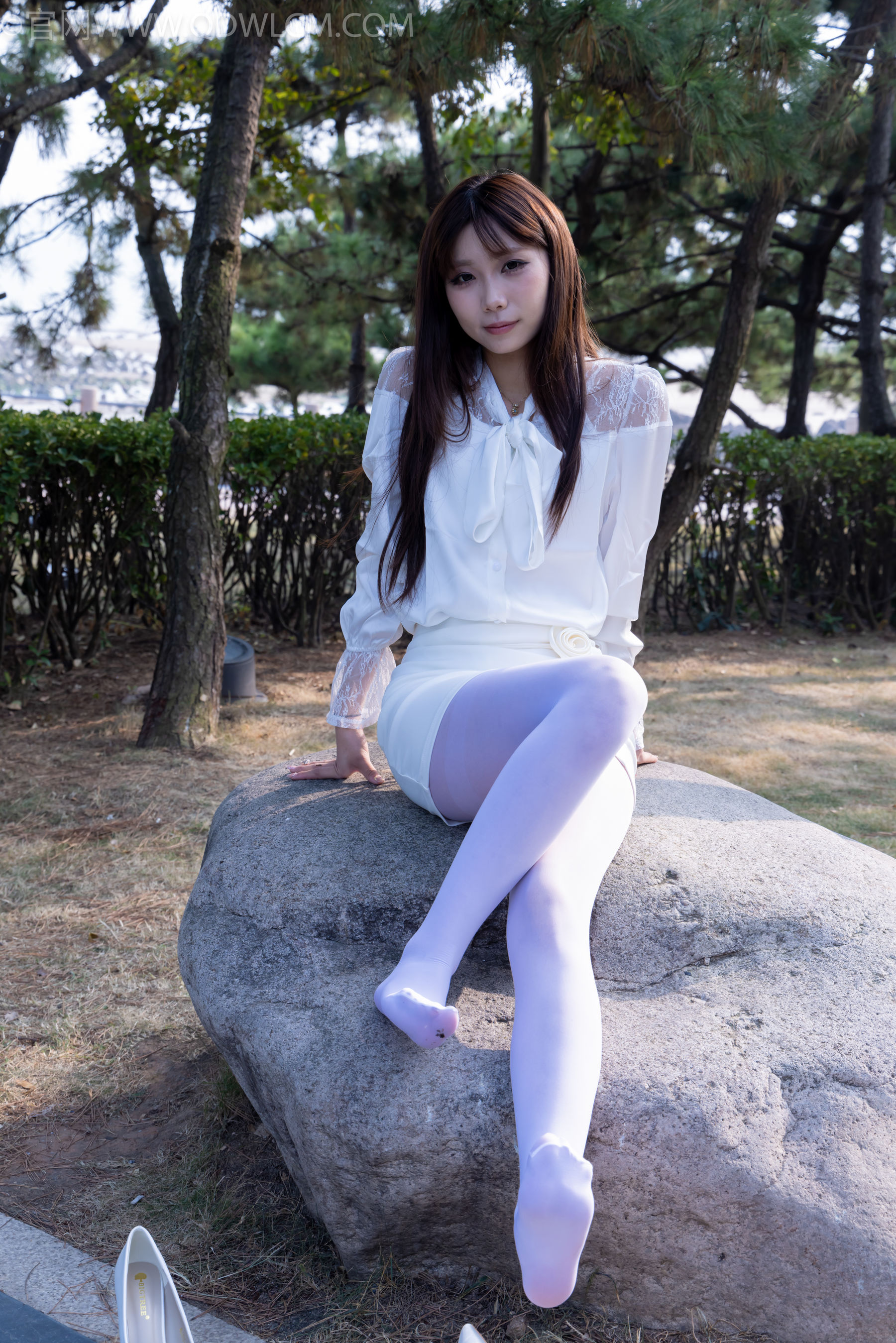 物恋传媒 No.2271 泡泡 -高跟鞋、厚白丝、户外/(261P)--美图316