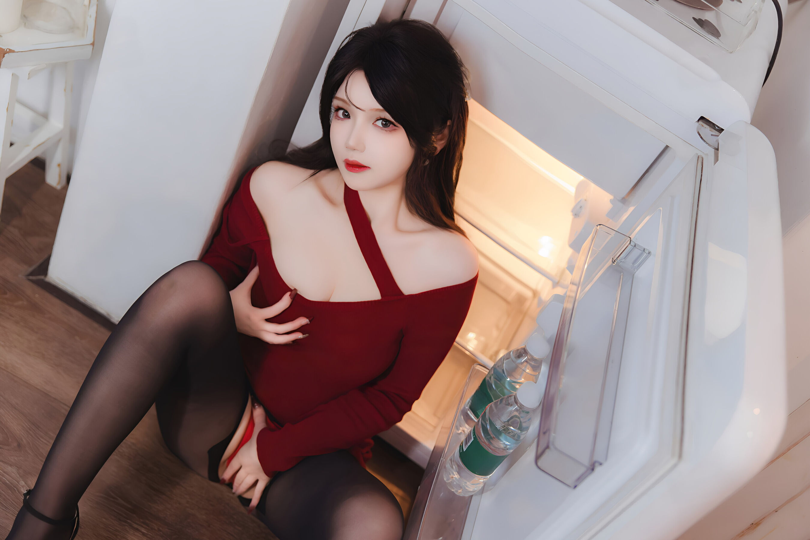 动漫博主雪晴Astra - 红裙黑丝小娇妻/(65P)--美图316