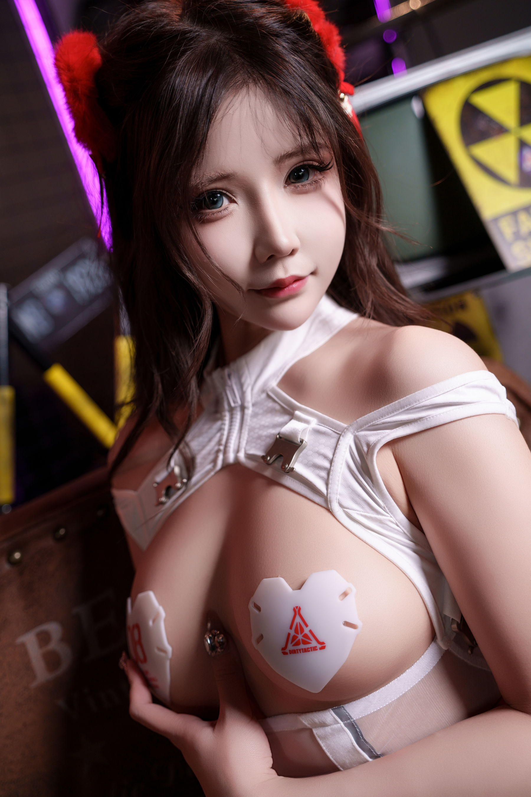 二次元妹子 抱走莫子aa - 春节特工/(90P)--美图316