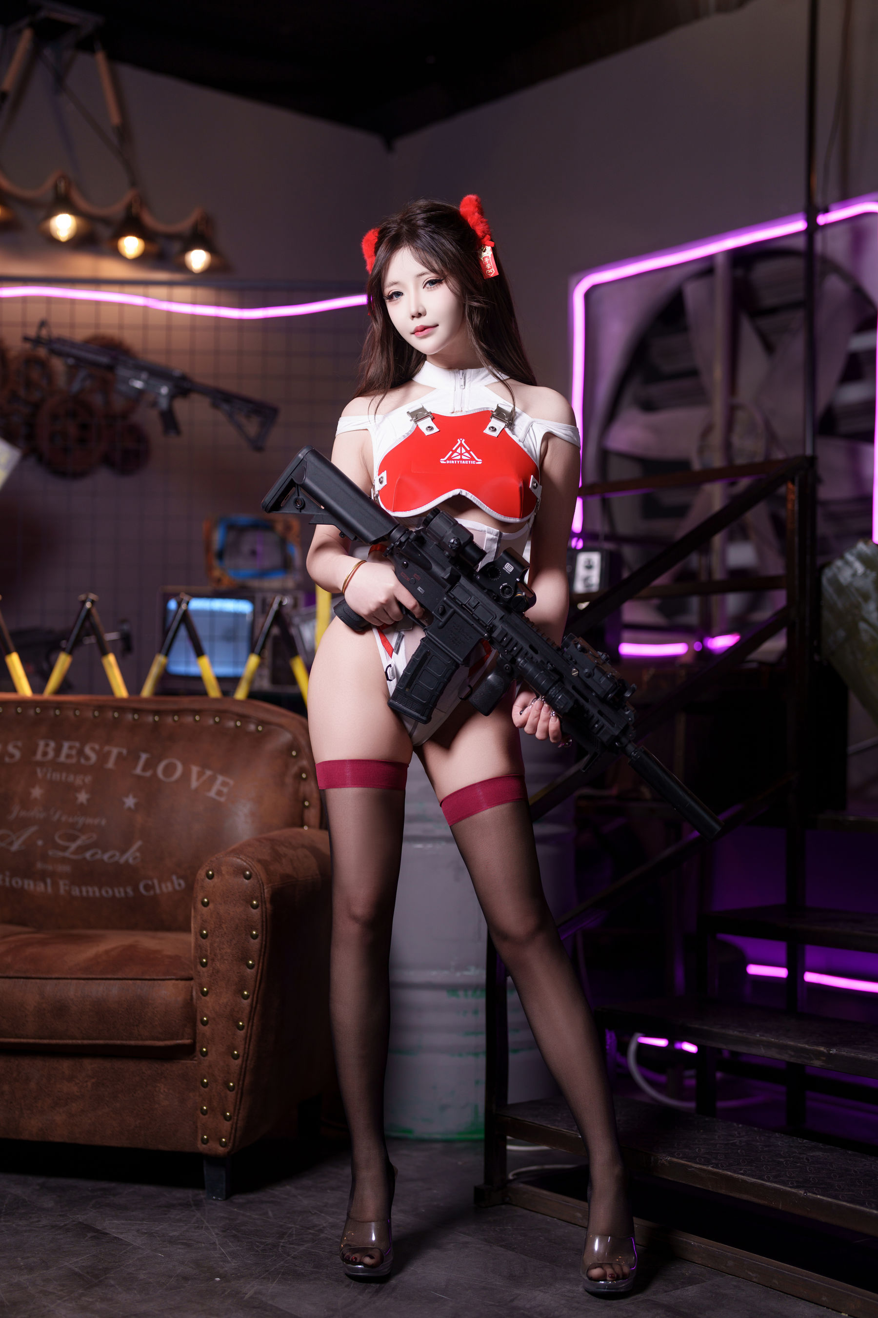 二次元妹子 抱走莫子aa - 春节特工/(90P)--美图316