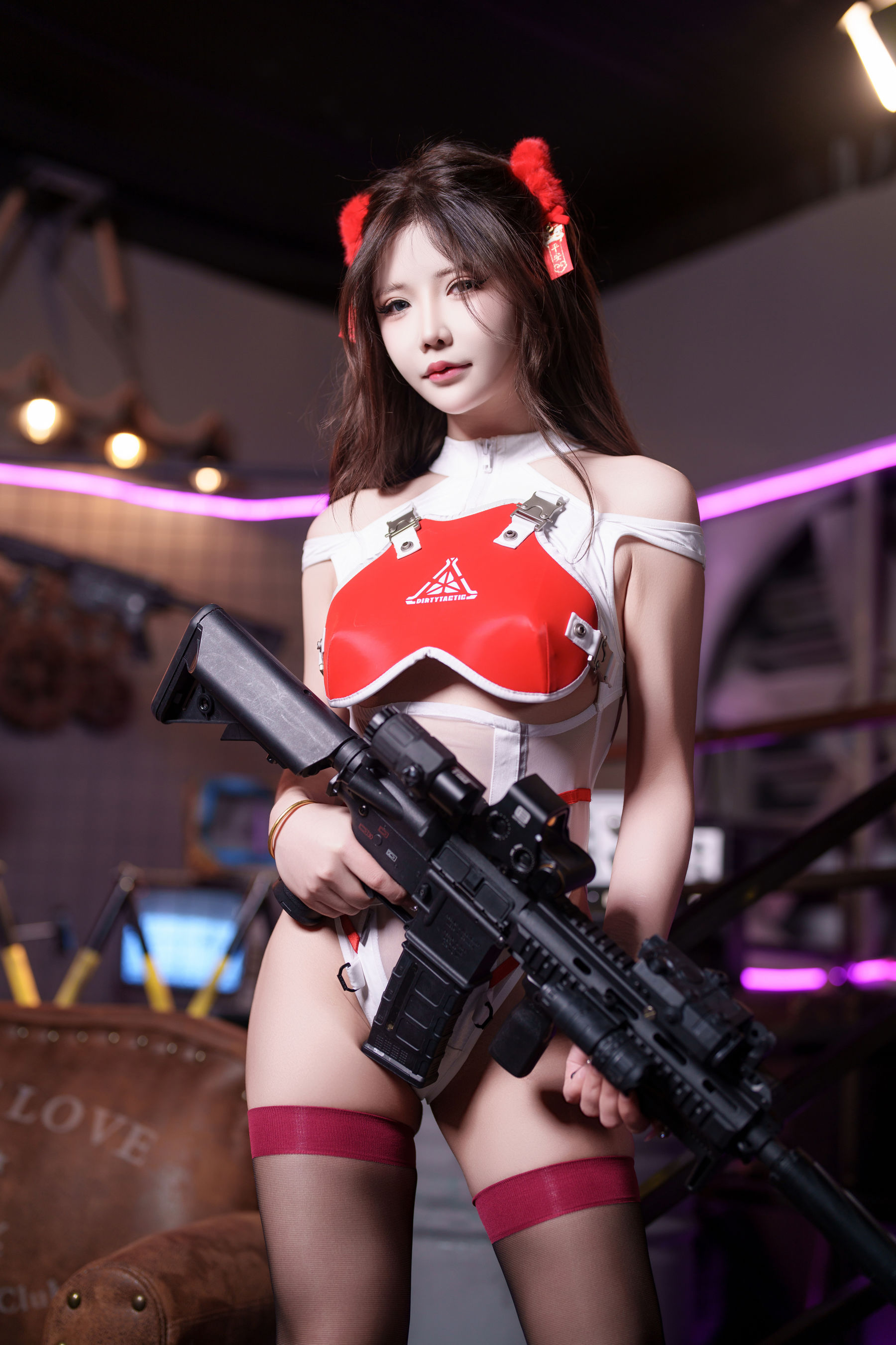 二次元妹子 抱走莫子aa - 春节特工/(90P)--美图316